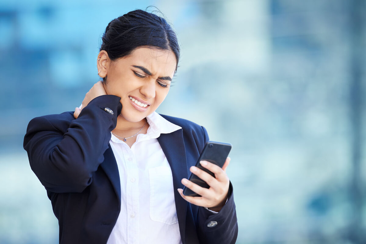 4 Easy Steps For Neck Pain - DNA Physical Therapy